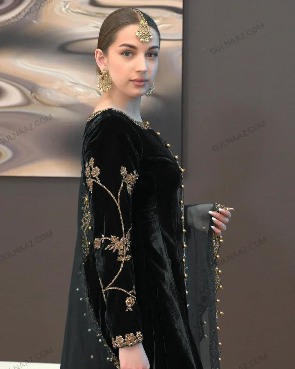 Falak Naz Velvet Collection Black – Sales Corner